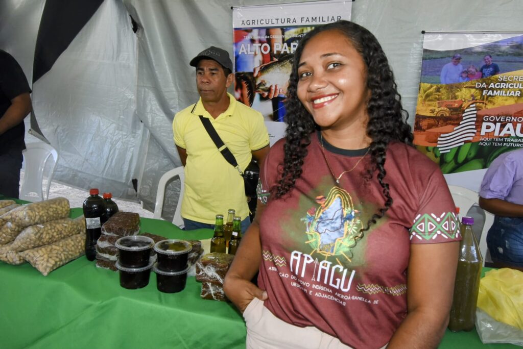 Feira de Serviços movimenta público no segundo dia do Diálogos pelo ...